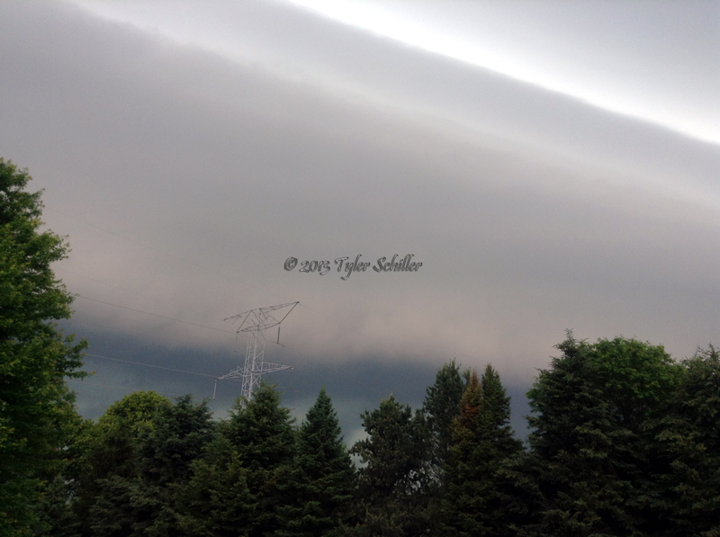 Storm Chasing Fever :: Ominious Shelf Cloud moves over Waukesha, Wisconsin